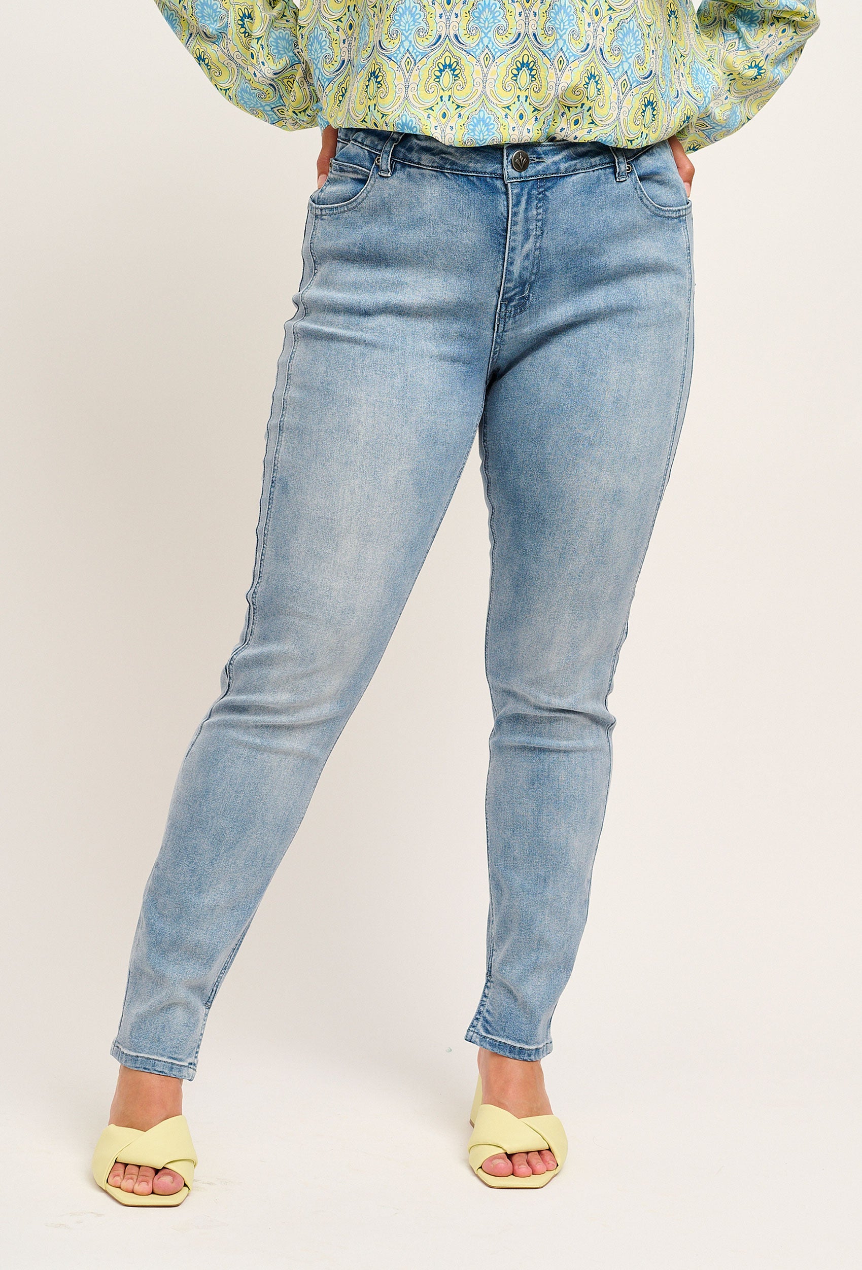 ADSabina - Angel Blue – Gowoman